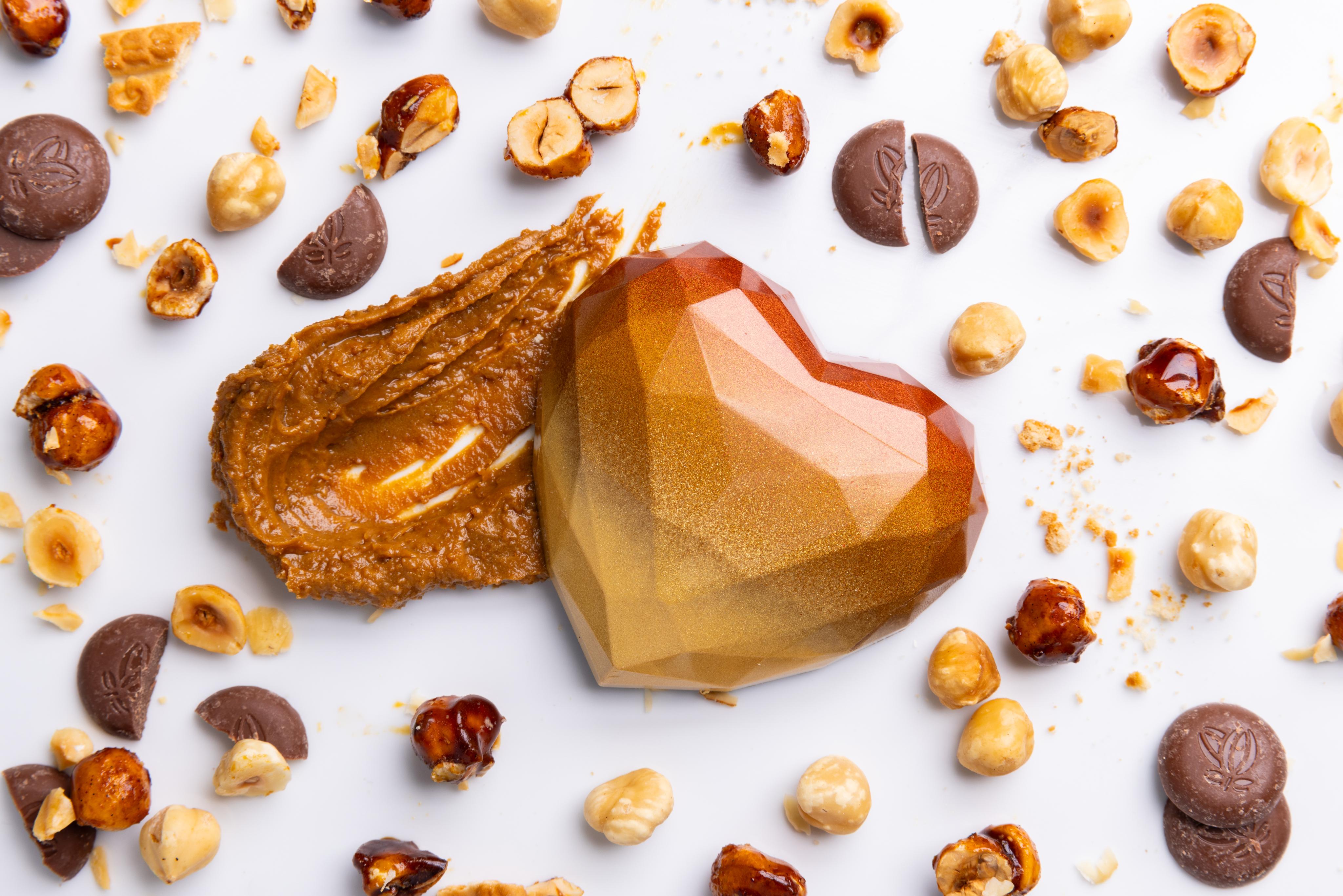 Hazelnut Speculoos Artisan Chocolate Bar – Spiced Cookie & Nut Fusion